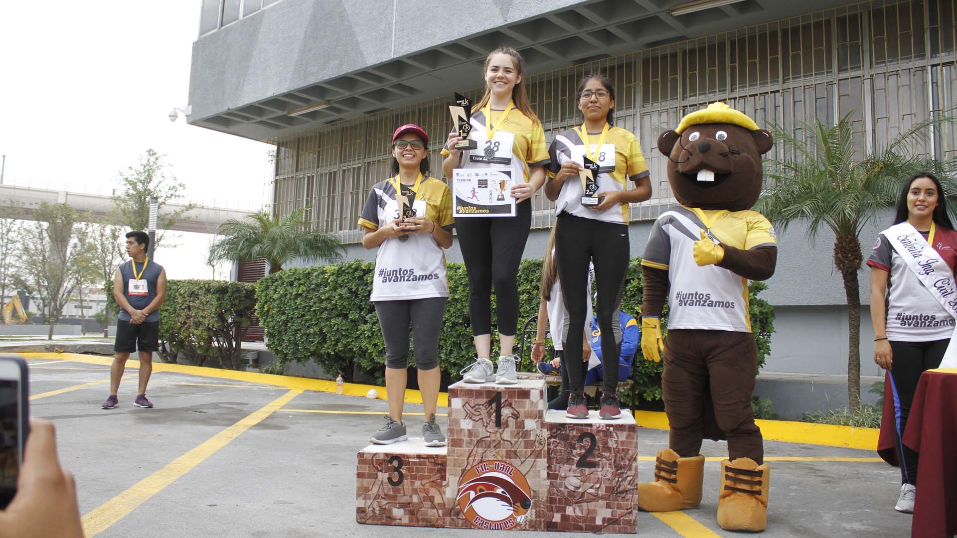 Castores de FIC celebran aniversario con trote 4 k - Vida Universitaria ...