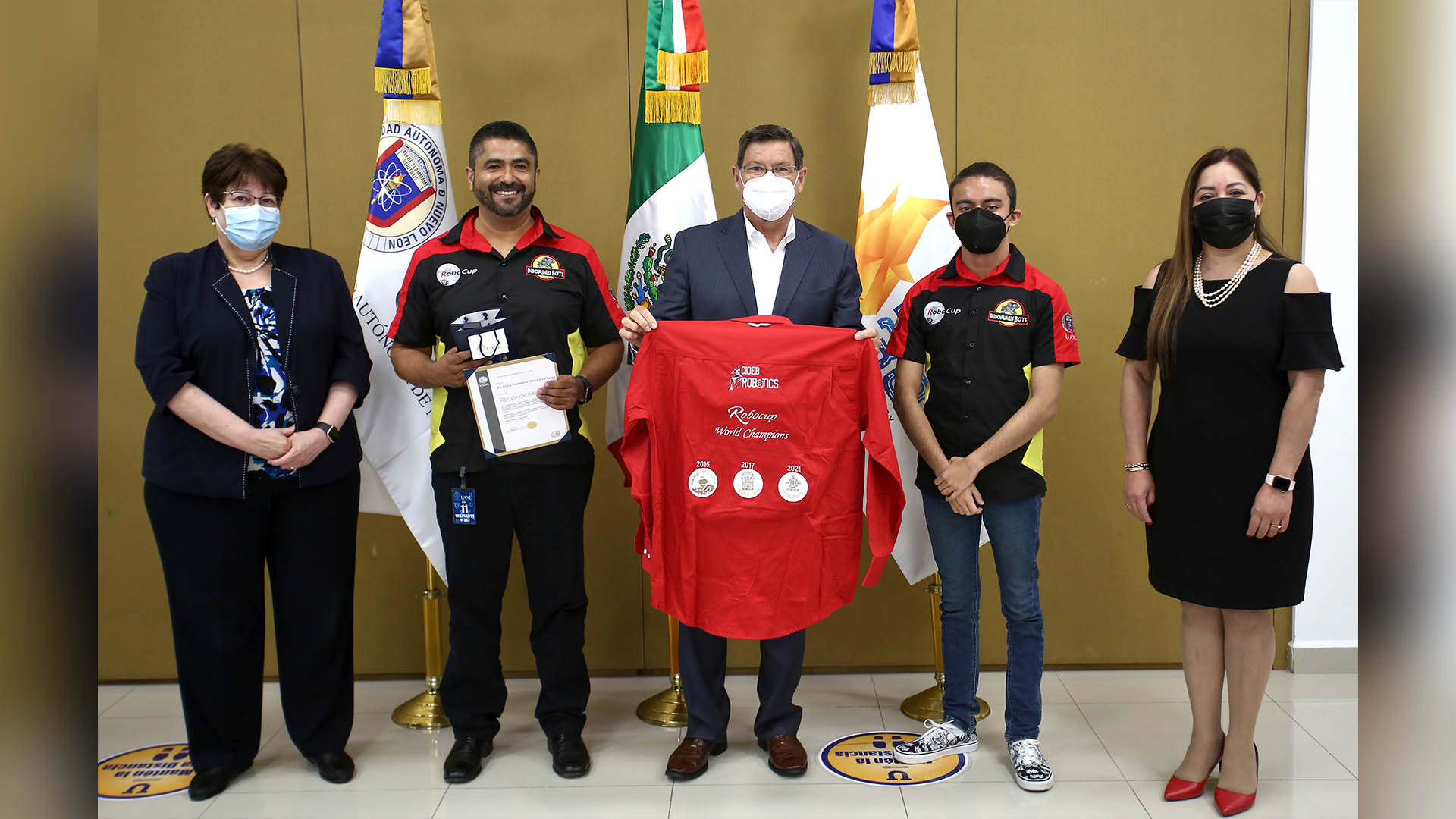 CIDEB, la vanguardia en robótica - Vida Universitaria - Universidad ...