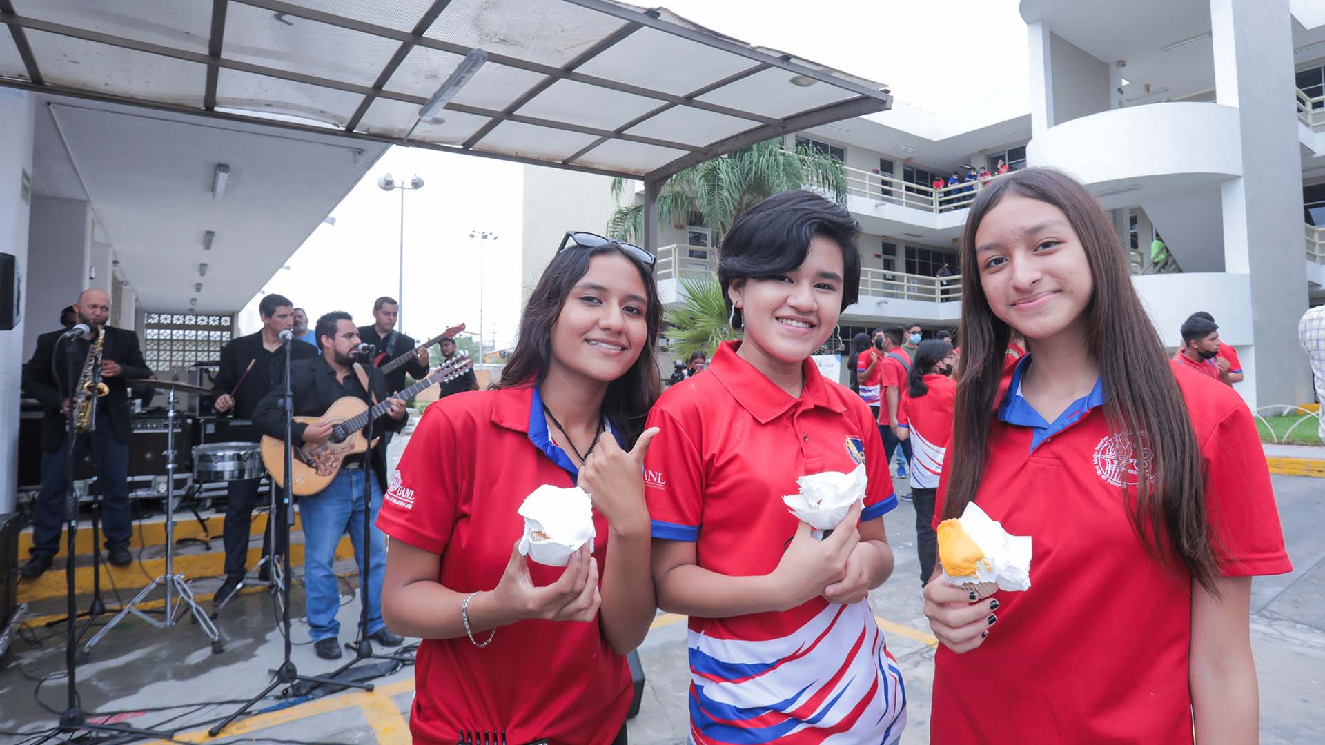 Festeja 55 años Preparatoria 8 - Vida Universitaria - Universidad ...