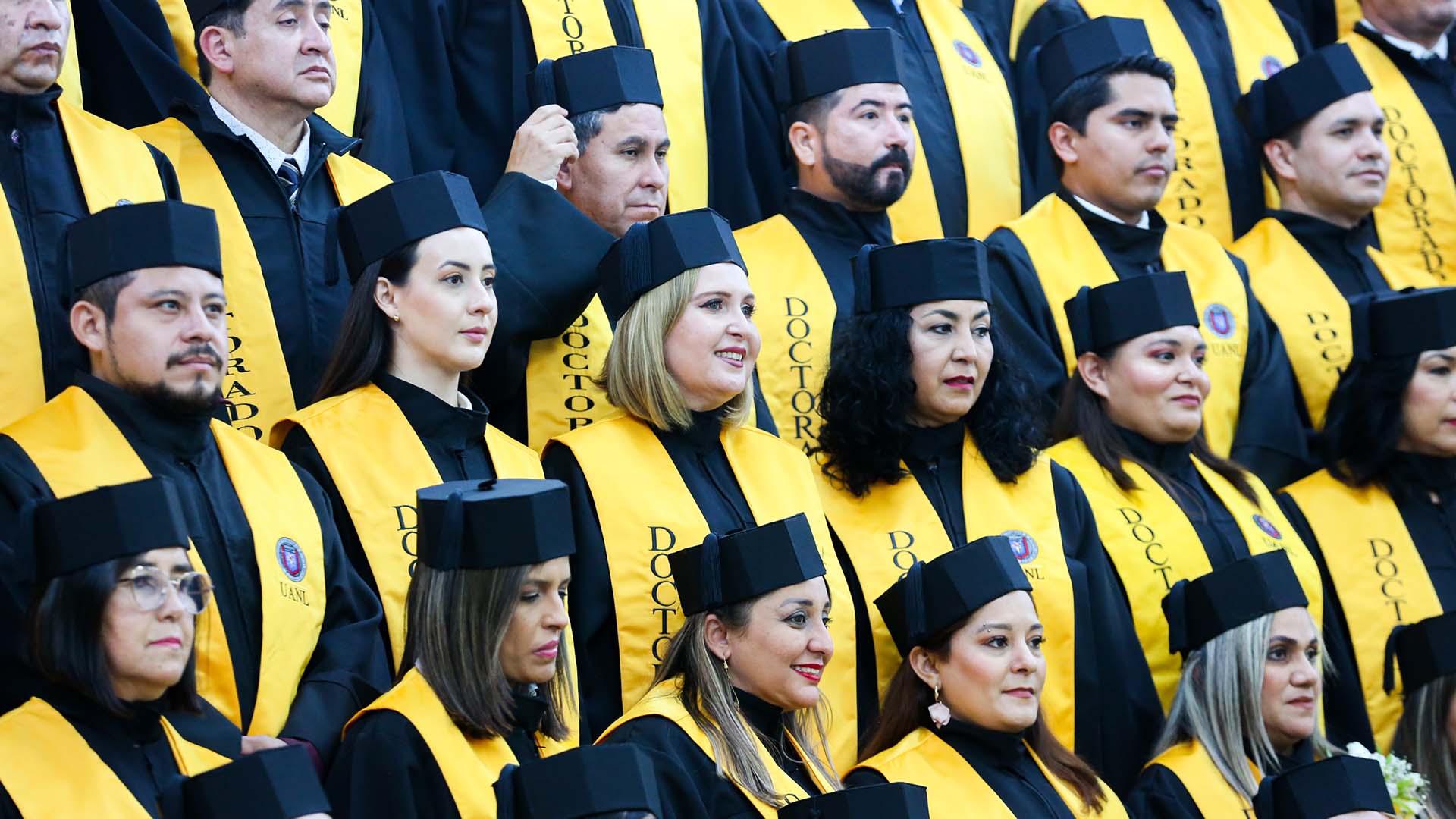 Obtienen 286 estudiantes grado de doctor en UANL - Vida Universitaria ...