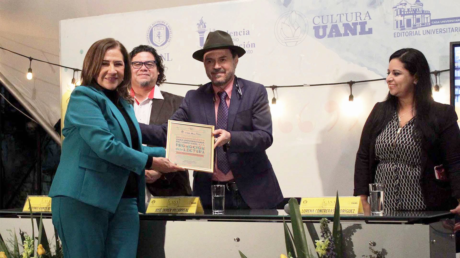 Reconoce UANL promoción de la lectura de María de la Luz Tovar - Vida ...