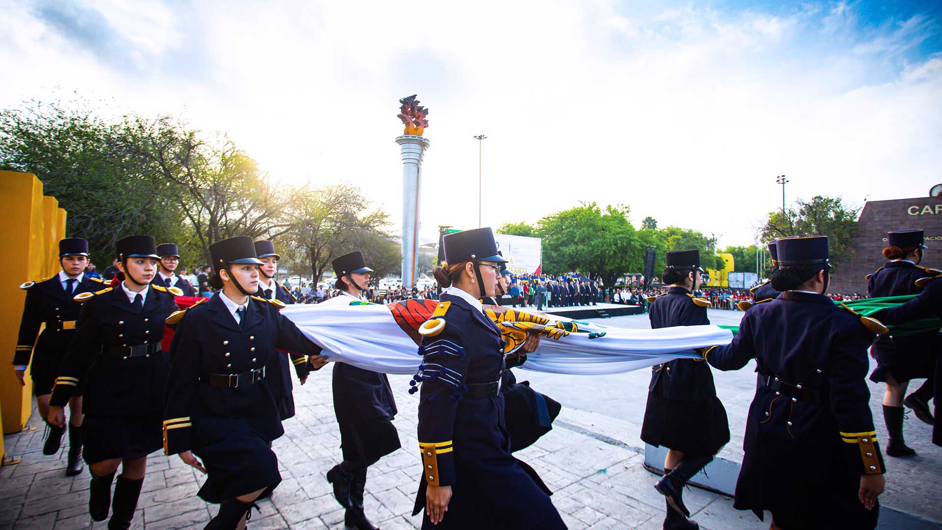 Inspira lábaro patrio a la unión universitaria - Vida Universitaria ...