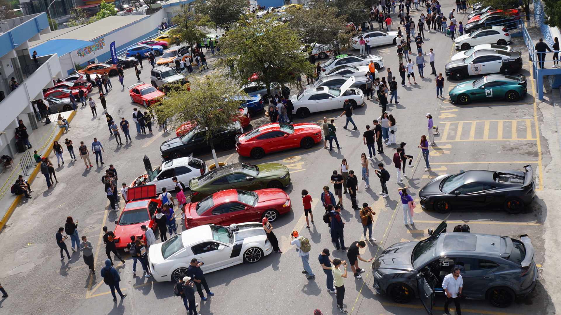 Arranca con éxito primer Car Show de Prepa 2 - Vida Universitaria ...