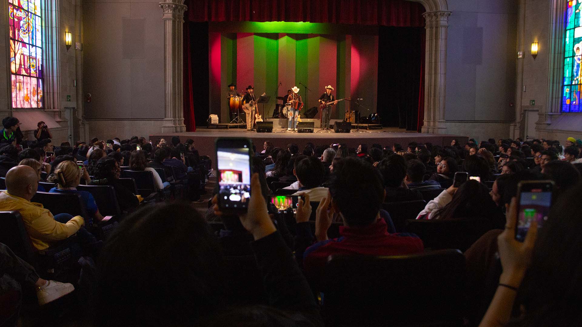 Arma Pico de Gallo baile norteño en Aula Magna - Vida Universitaria ...