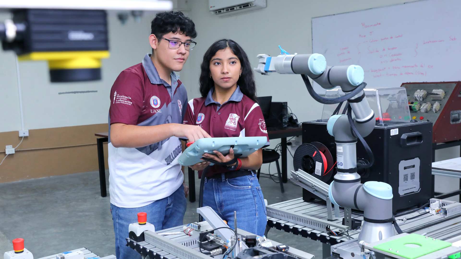 Inicia bachillerato técnico dual en mecatrónica - Vida Universitaria ...