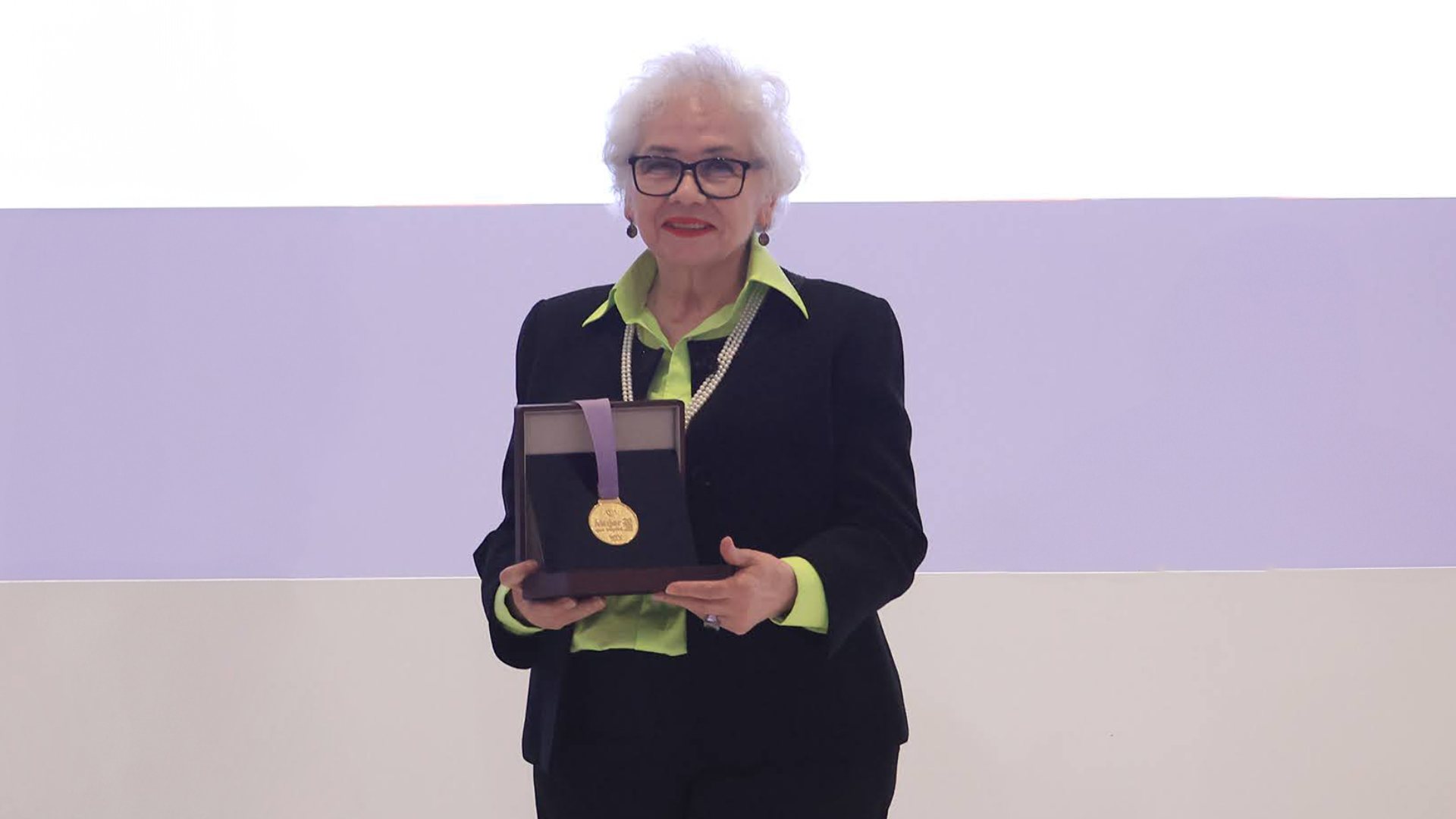 Distinguen a María Cristina Rodríguez con “Mujer que Inspira 2025 ...