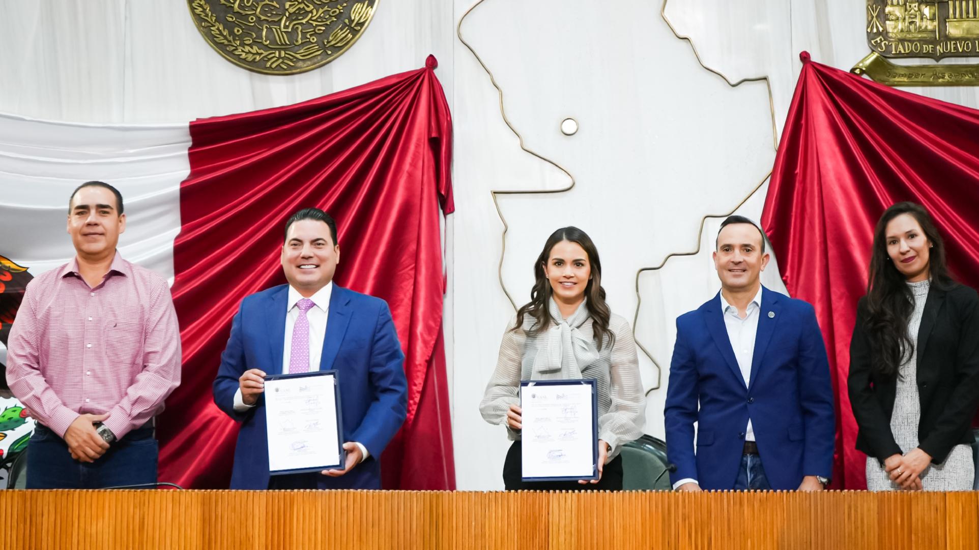 Busca convenio fortalecer la profesionalización de los legisladores de NL - Vida Universitaria ...