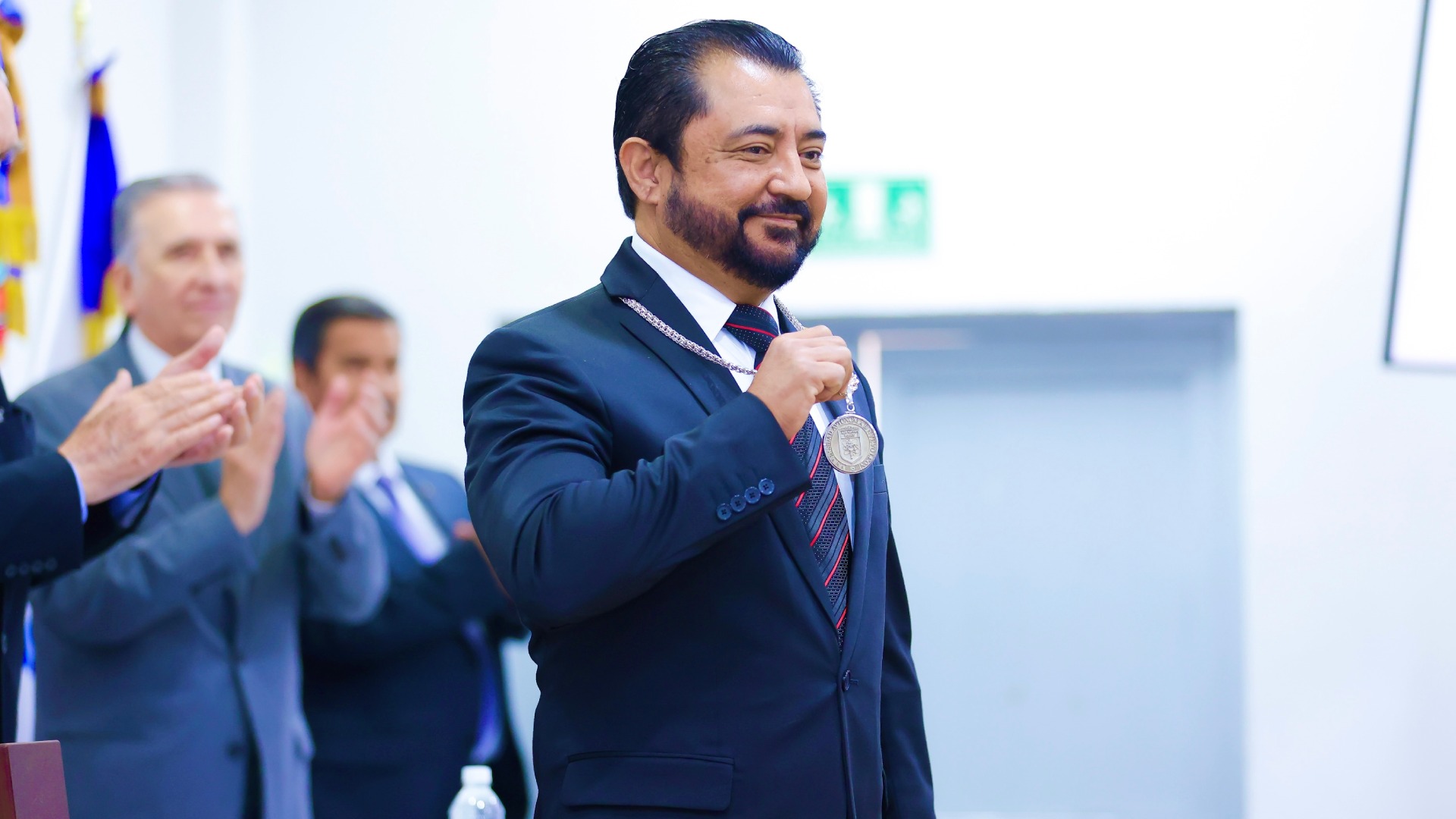 Mantendrá director nivel de excelencia de Prepa 4 - Vida Universitaria ...