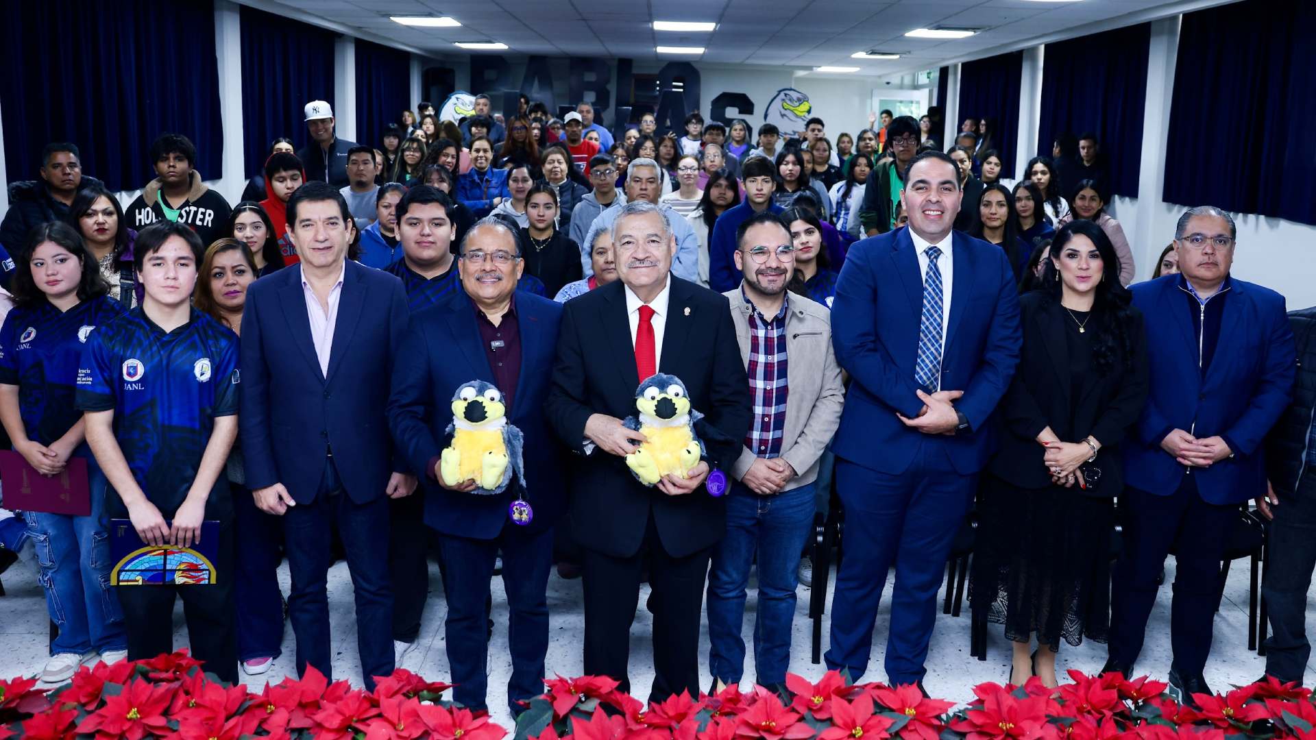 Apoyan con becas a estudiantes de Escobedo - Vida Universitaria ...